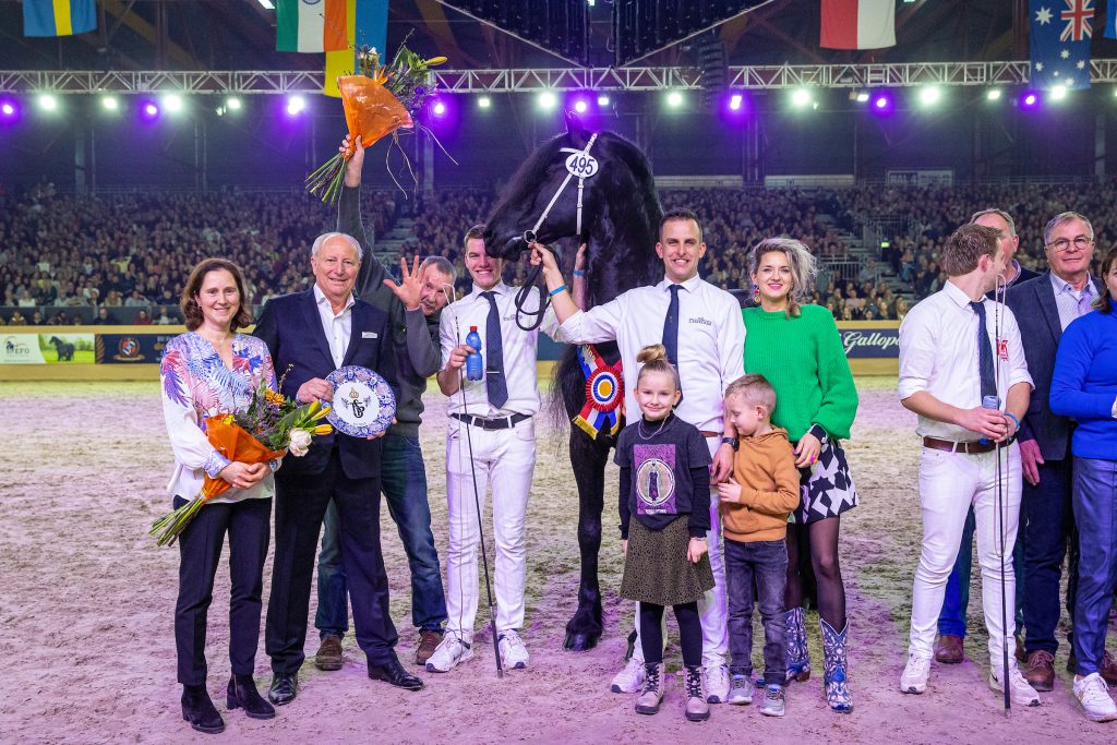 Jurre 495 takes 5th Overall Championship title at KFPS Stallion Show - DigiShots